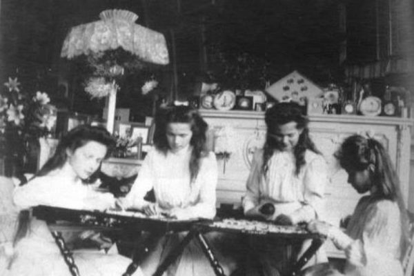 ANASTASIA ROMANOV LETTER TO LILI DEHN: 10 APRIL, 1917 – The Romanov Family